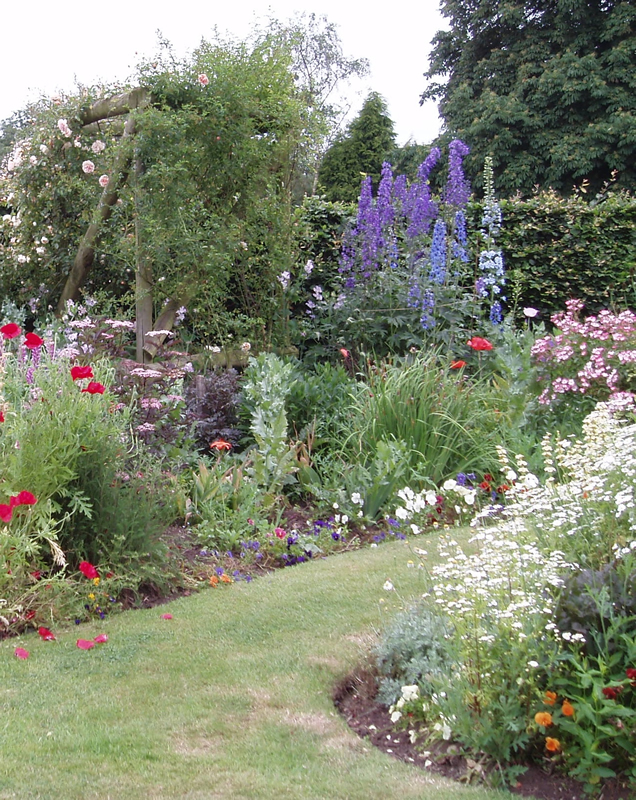 Large country garden